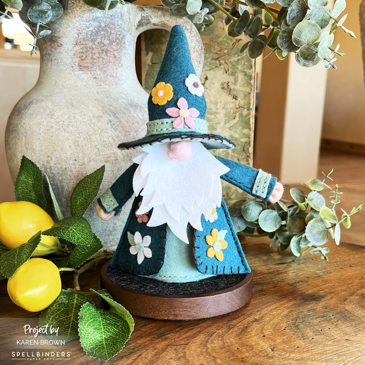 Fergus the Gnome – Tips and Tricks for Stitching (Easy Felt Gnome Tutorial)