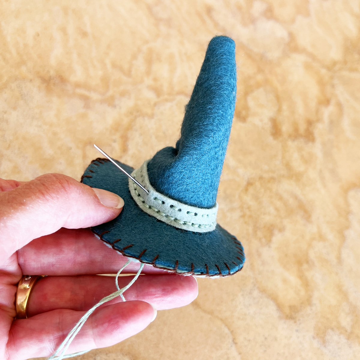 Fergus the Gnome – Tips and Tricks for Stitching (Easy Felt Gnome Tutorial)